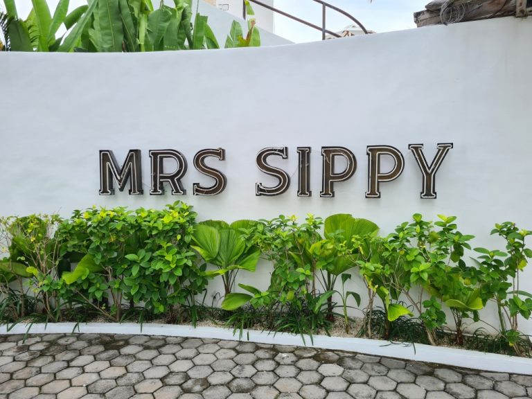 Awesome Chicken Burger at Mrs Sippy Beach Club Seminyak Bali ...